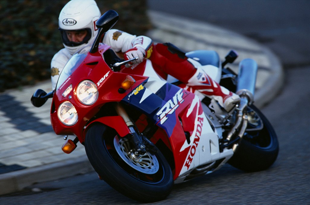 HONDA RC45 (1994-1999) Review | Speed, Specs & Prices | MCN