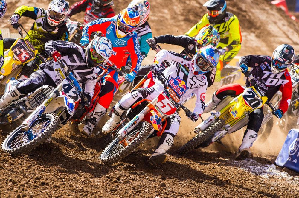 Tomac takes third Supercross win in front of huge NYC crowd | MCN