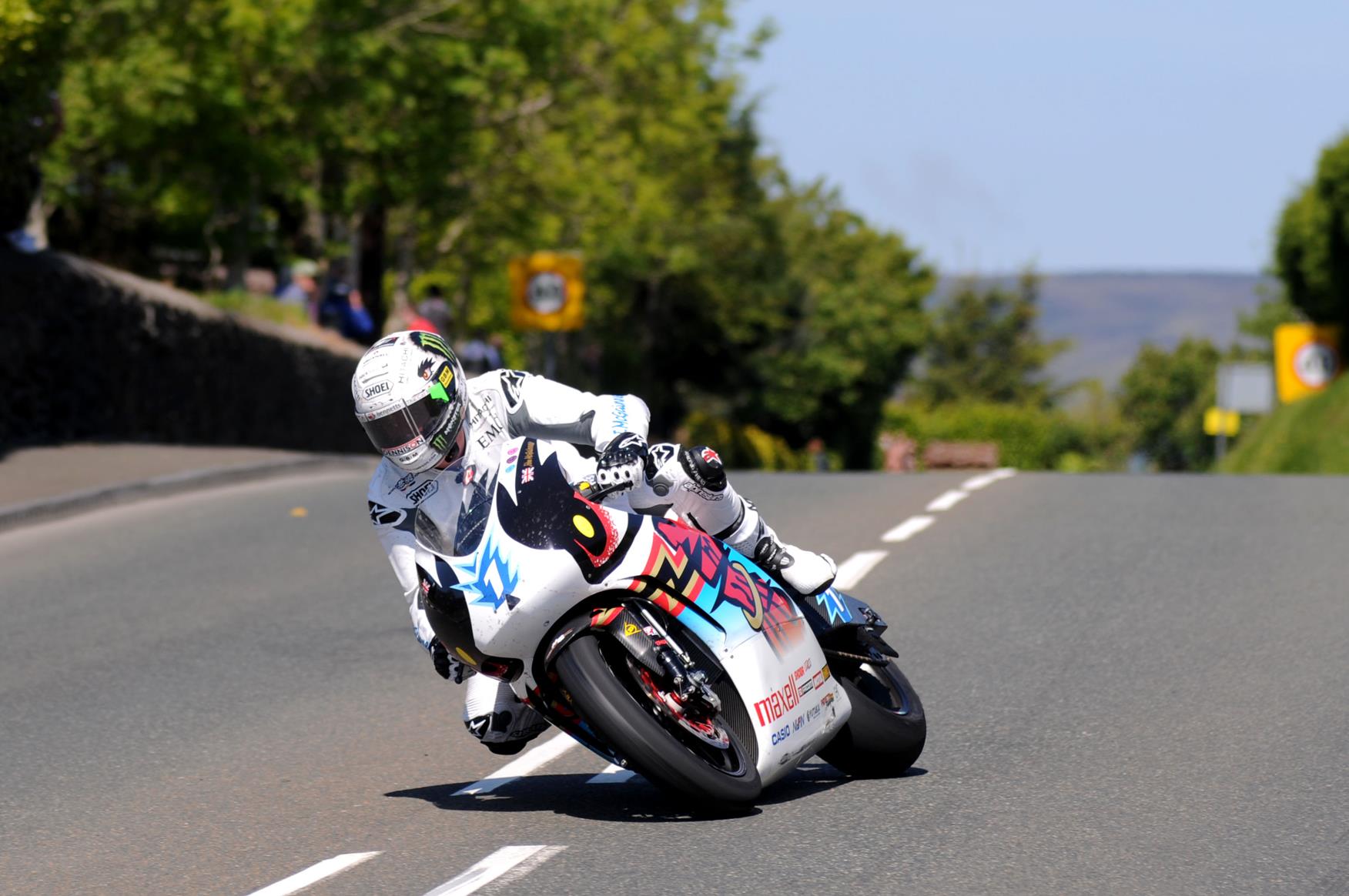 McGuinness takes yet another TT win in Zero race | MCN