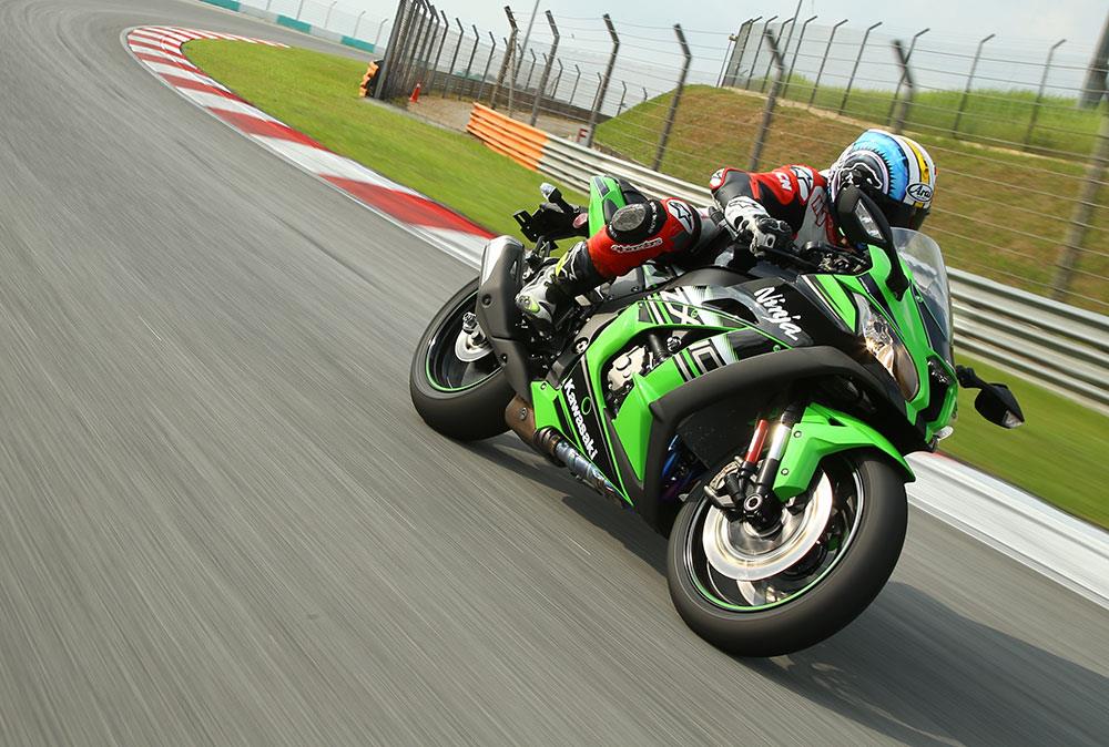 Video: 2016 Kawasaki Ninja ZX-10R launch Video | MCN