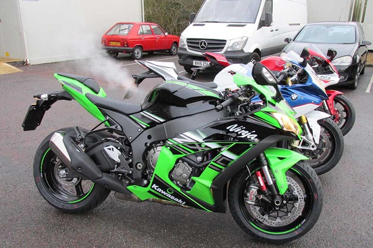 New ZX-10R takes on its rivals | MCN