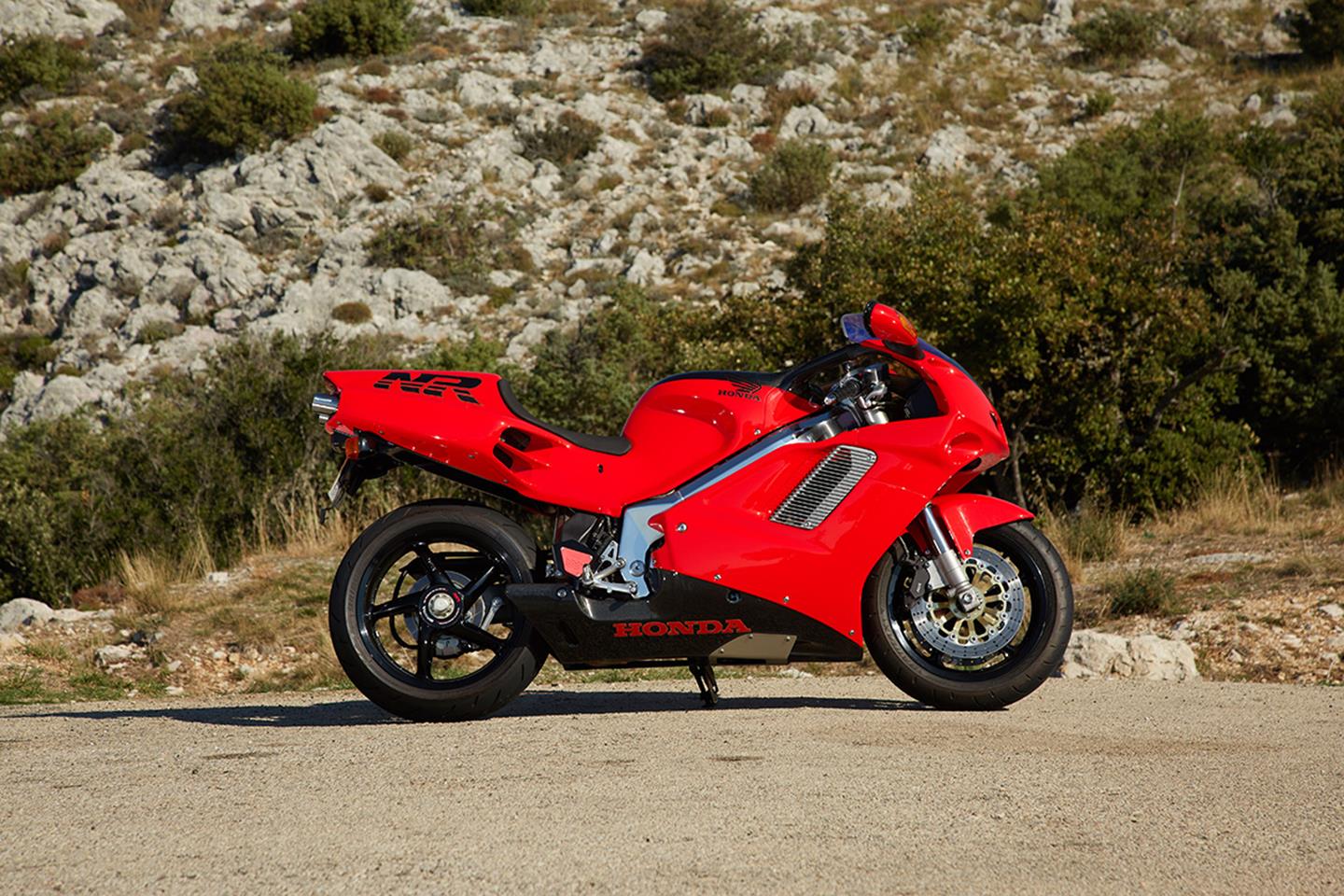 Gallery: Honda V4 super test | MCN