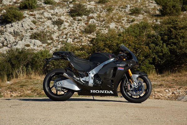 Gallery: Honda V4 super test | MCN