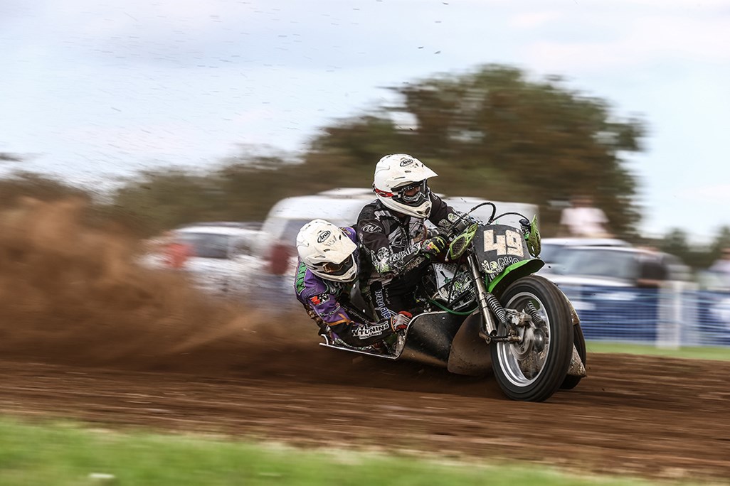 Gallery: Grasstrack racing at the Lincolnshire Poacher | MCN