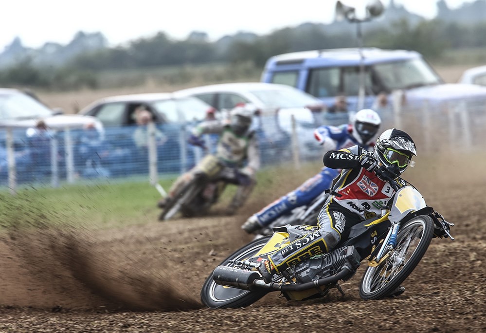 Gallery: Grasstrack racing at the Lincolnshire Poacher | MCN