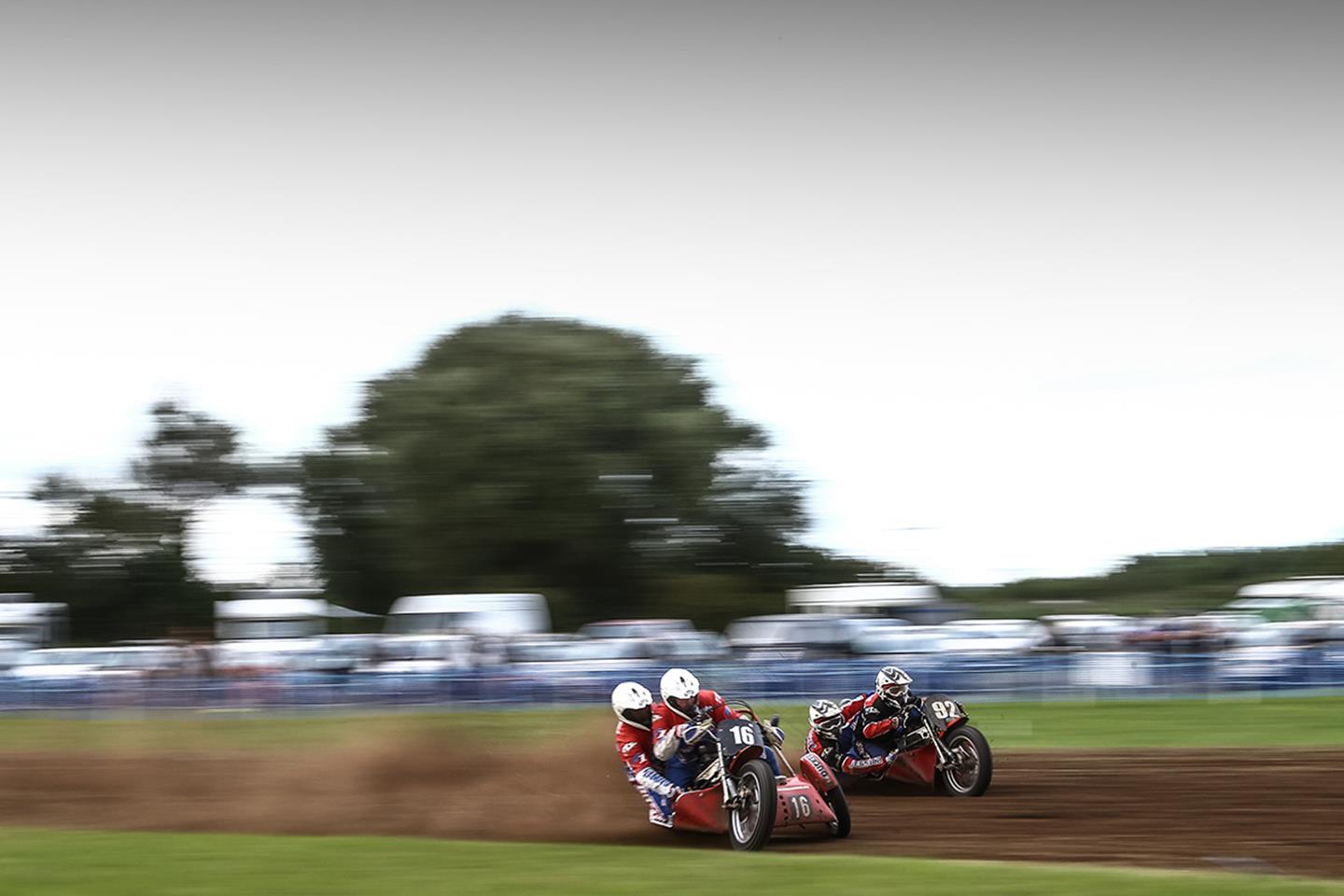Gallery: Grasstrack racing at the Lincolnshire Poacher | MCN
