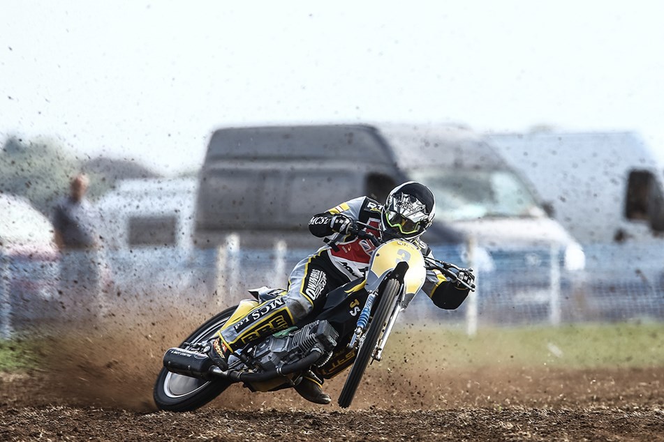 Gallery: Grasstrack racing at the Lincolnshire Poacher | MCN