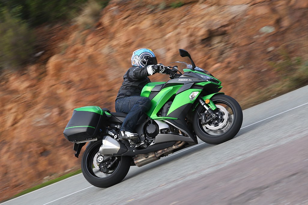 Kawasaki Z1000SX (2017-2019) Review | Speed, Specs & Prices | MCN