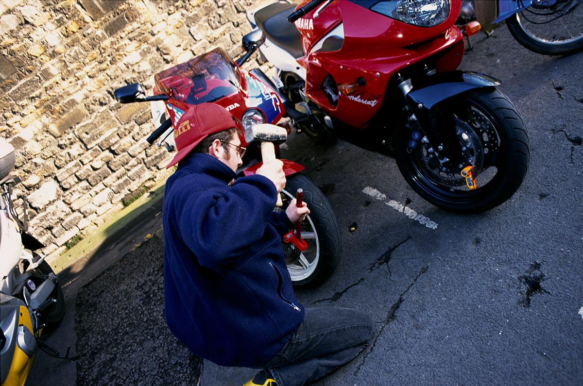Met Police clamping down on motorcycle crime | MCN
