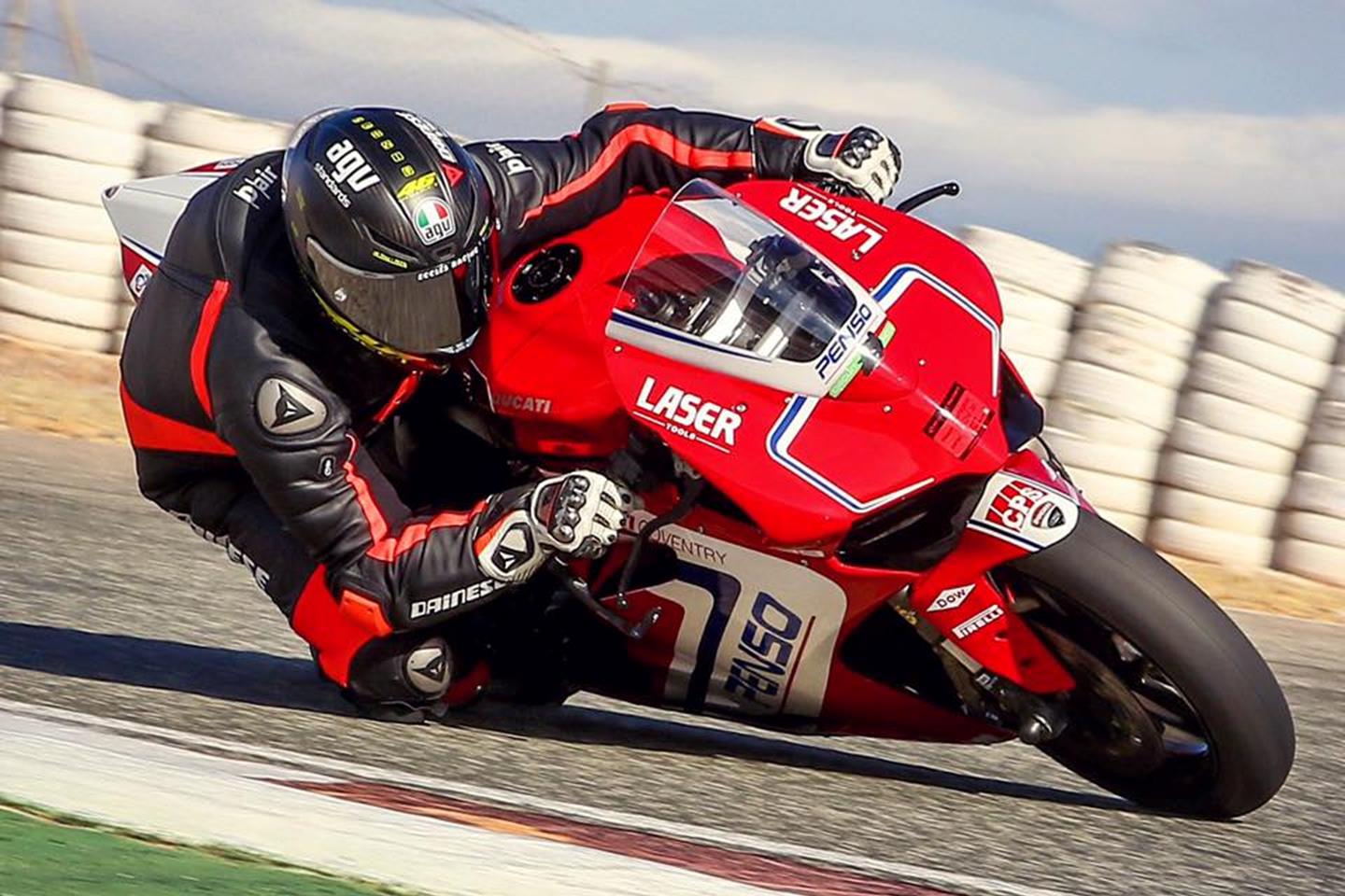 MCN users show us their knee down pics | MCN