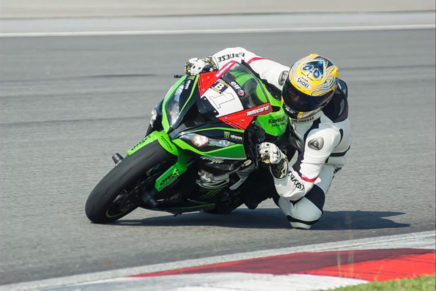 MCN users show us their knee down pics | MCN