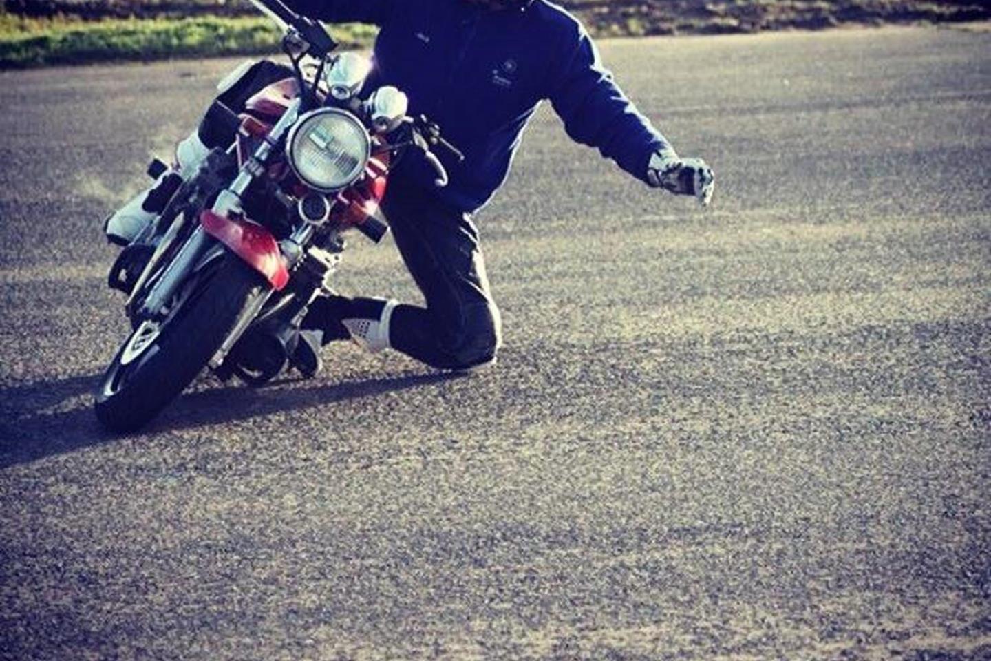 MCN users show us their knee down pics | MCN