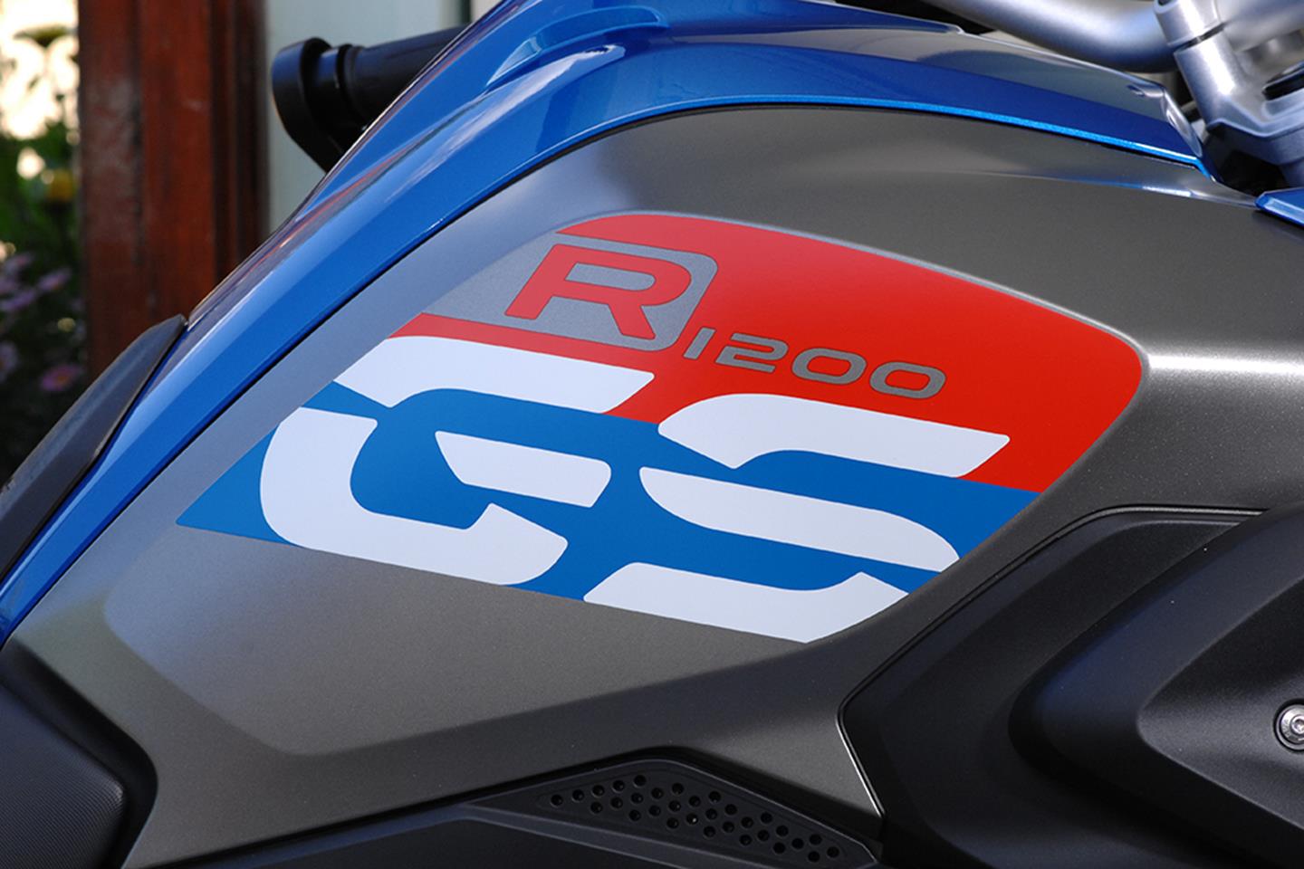 MCN Fleet: BMW R1200GS Rallye gets protected | MCN