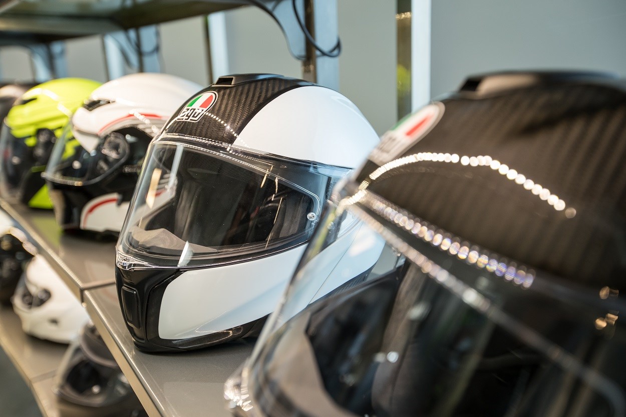 AGV unveil the fully-carbon flip front SportModular helmet | MCN