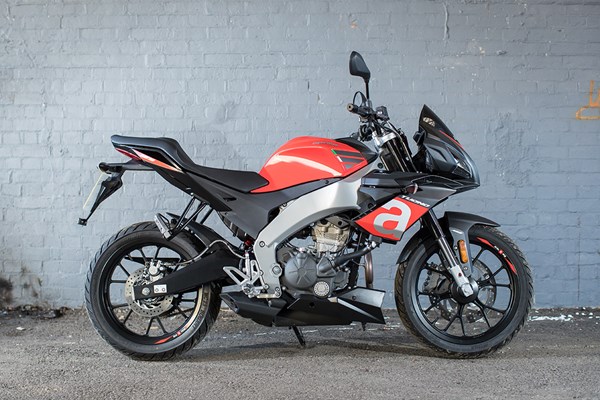 APRILIA TUONO 125 (2017-on) Review | Specs & Prices | MCN