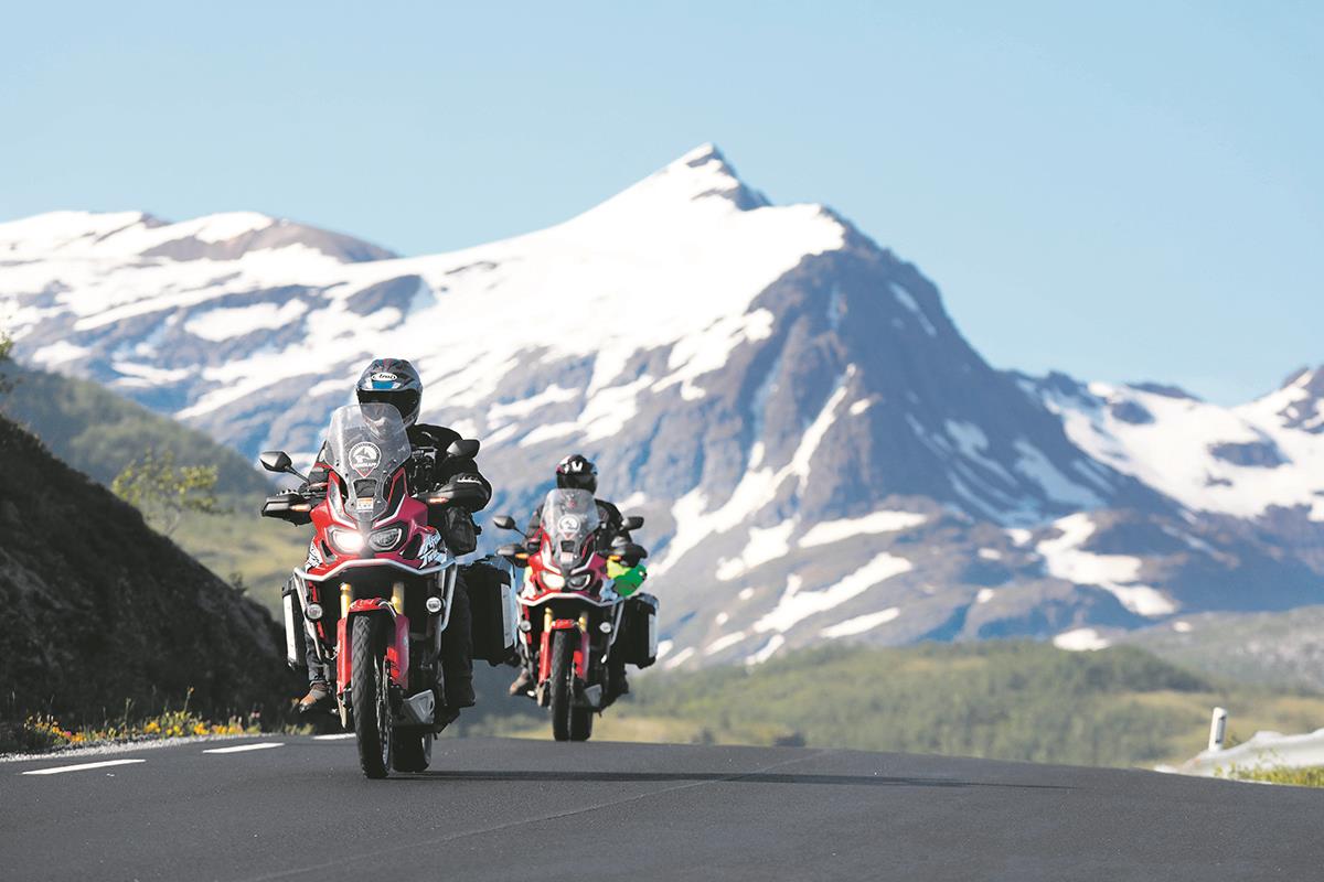 product-review-arai-tour-x4-vision-helmet-mcn