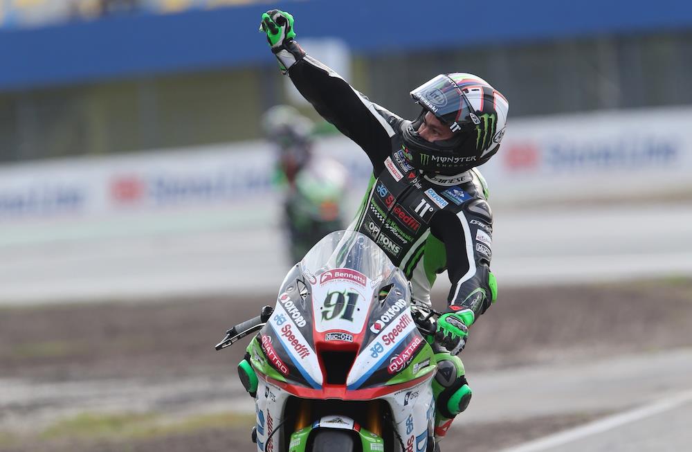 BSB: Leon Haslam crowned 2018 champion in opening race | MCN