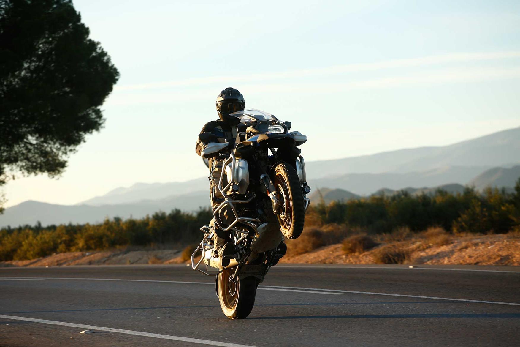 BMW R1250GS ADVENTURE (2019-on) Review