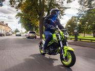 Benelli TNT 125 2020 On Review MCN