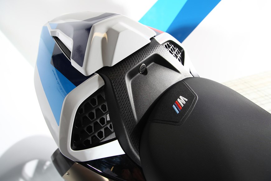 BMW M1000RR (2021 - on) Review | MCN