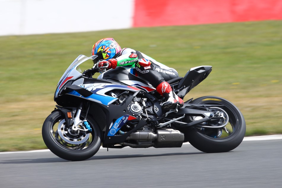 BMW M1000RR (2021 - on) Review | MCN