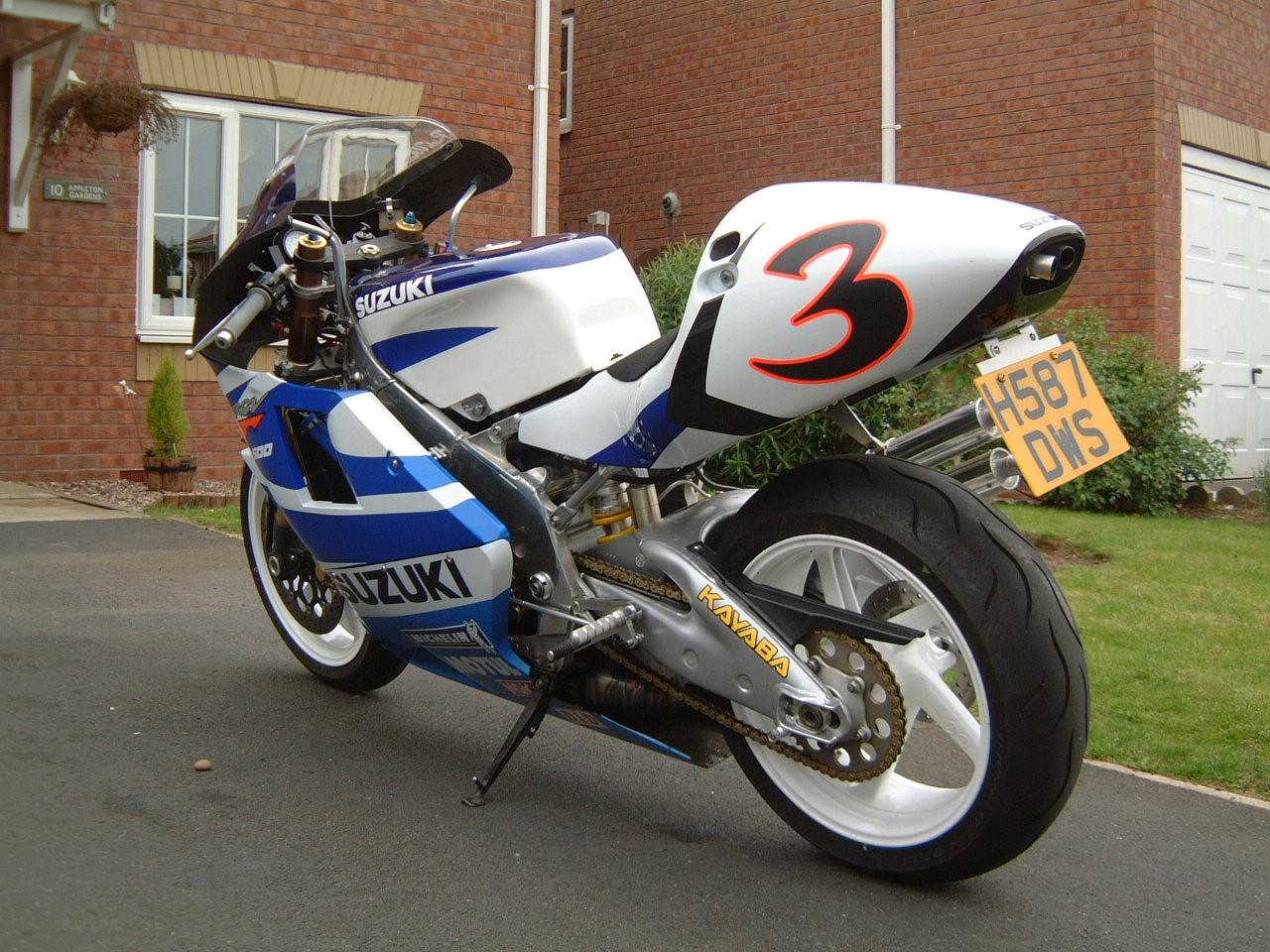 Another RGV500 GP replica