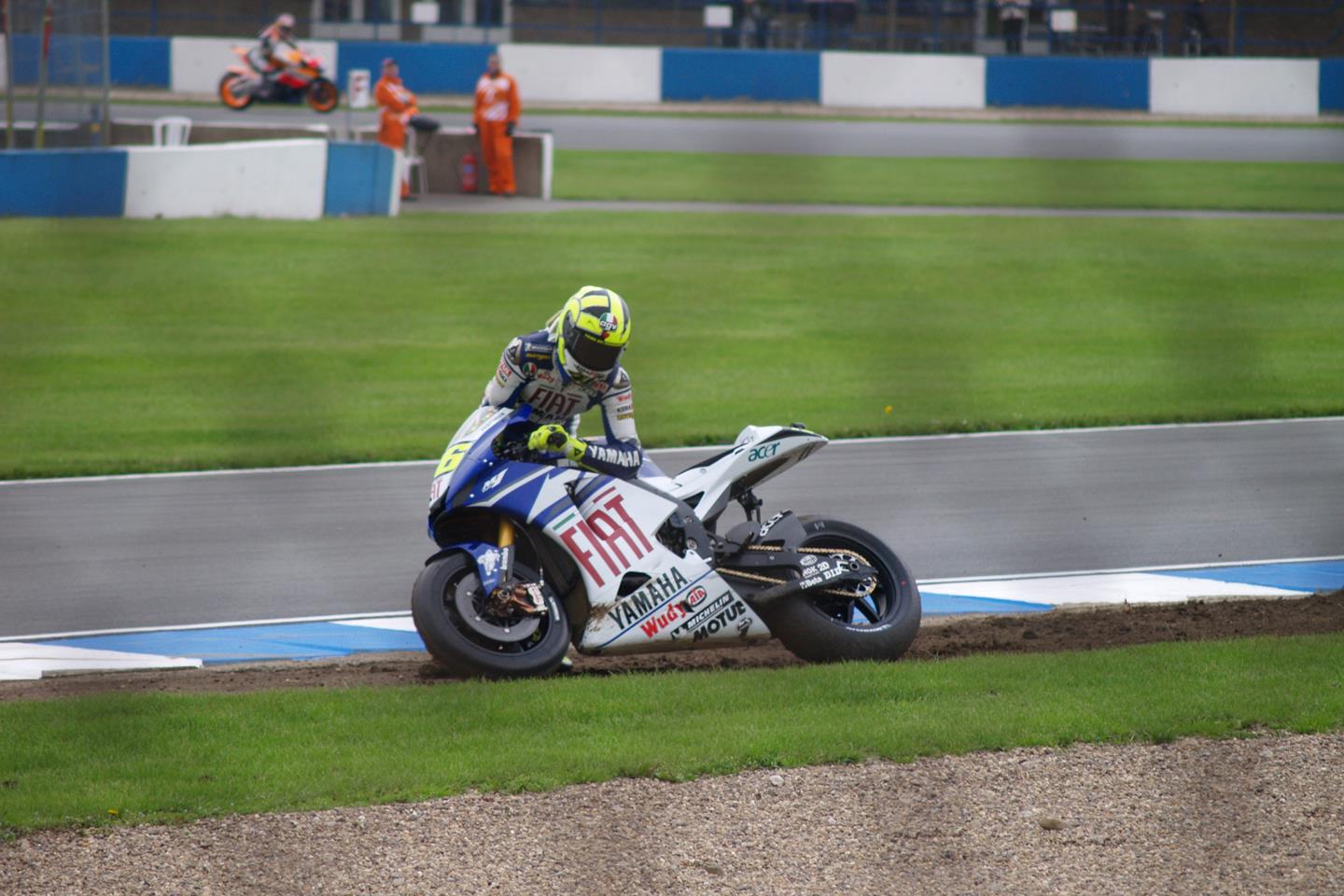 Rossi checks lap time | MCN