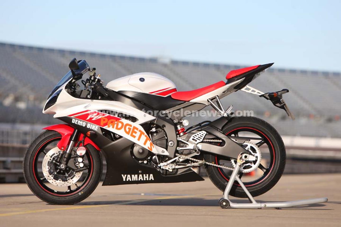 Gallery: 08 R6 v 07 R6 | MCN