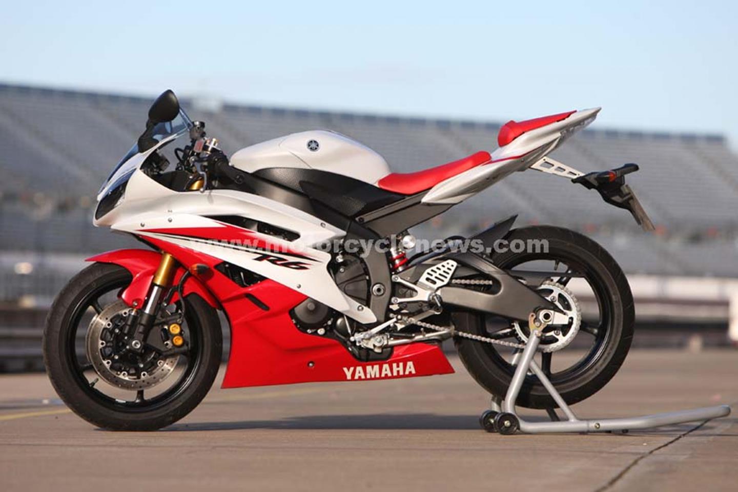 Gallery: 08 R6 v 07 R6 | MCN