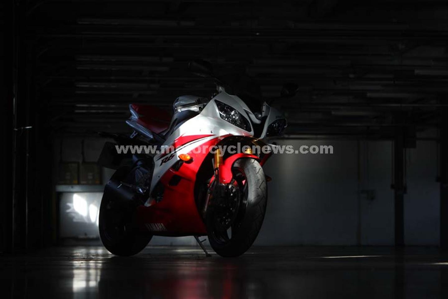 Gallery: 08 R6 v 07 R6 | MCN