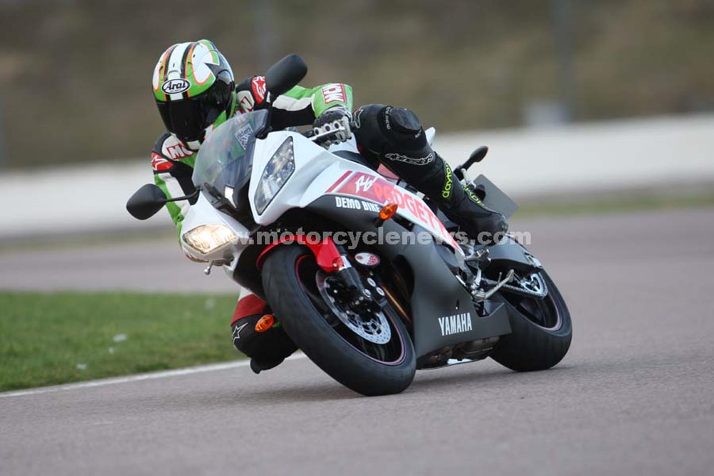 Gallery: 08 R6 v 07 R6 | MCN