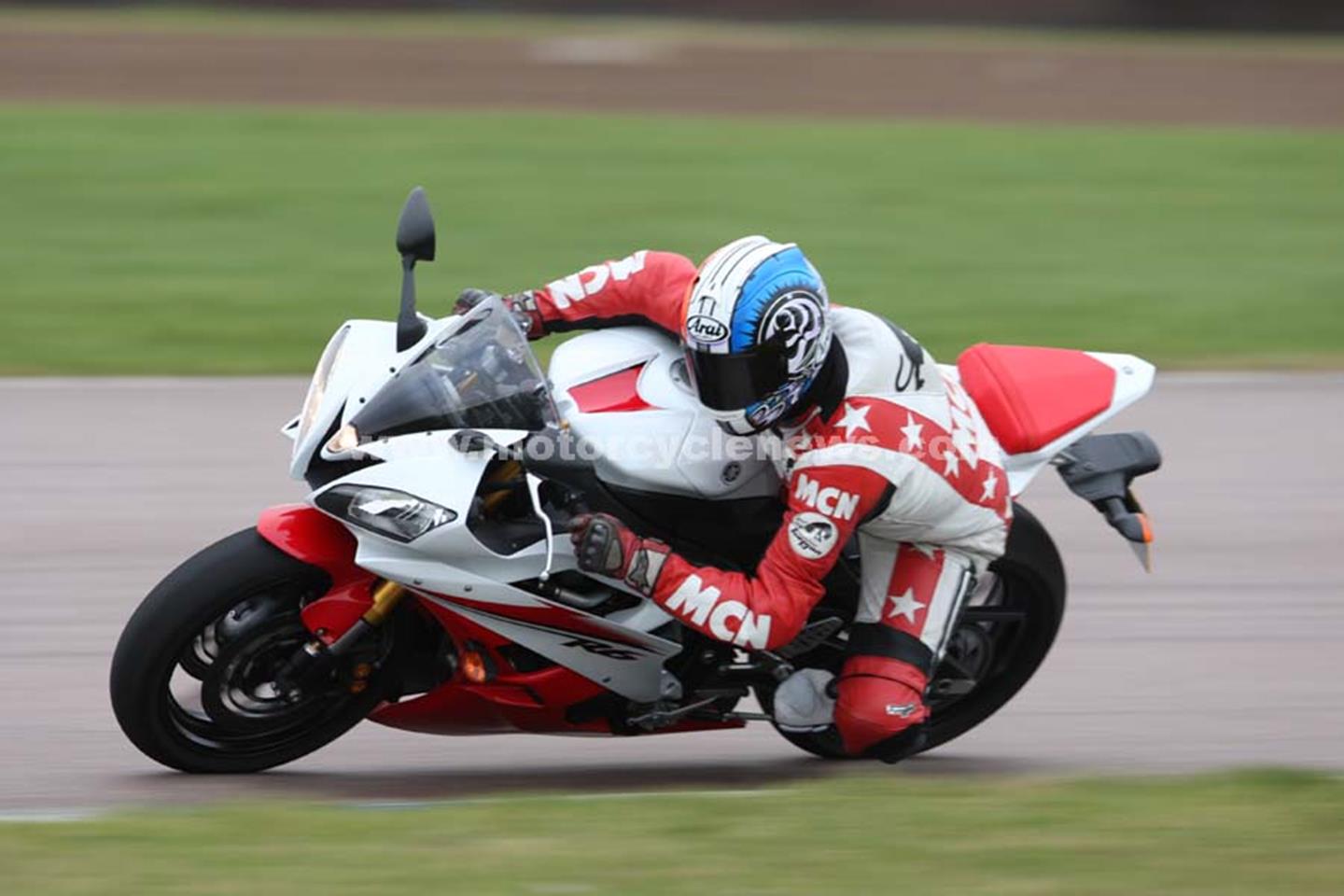 Gallery: 08 R6 v 07 R6 | MCN