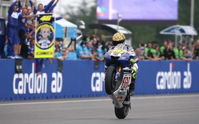 Brno MotoGP: Valentino Rossi cruises to crucial win | MCN