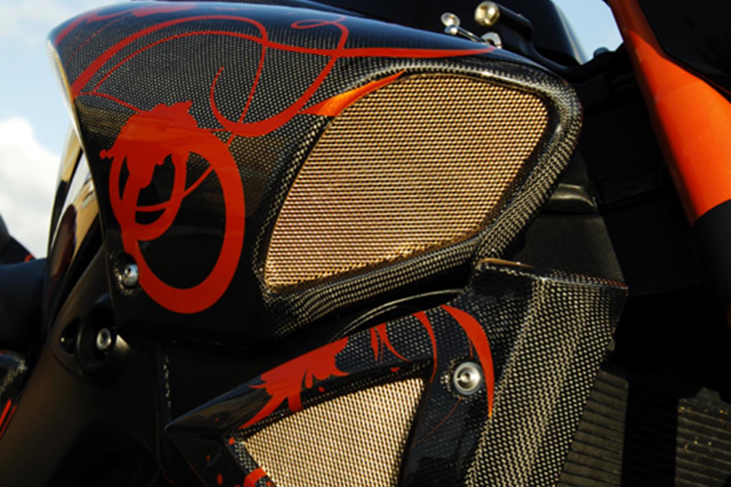 Are these the ultimate R1 and B-King customs? | MCN