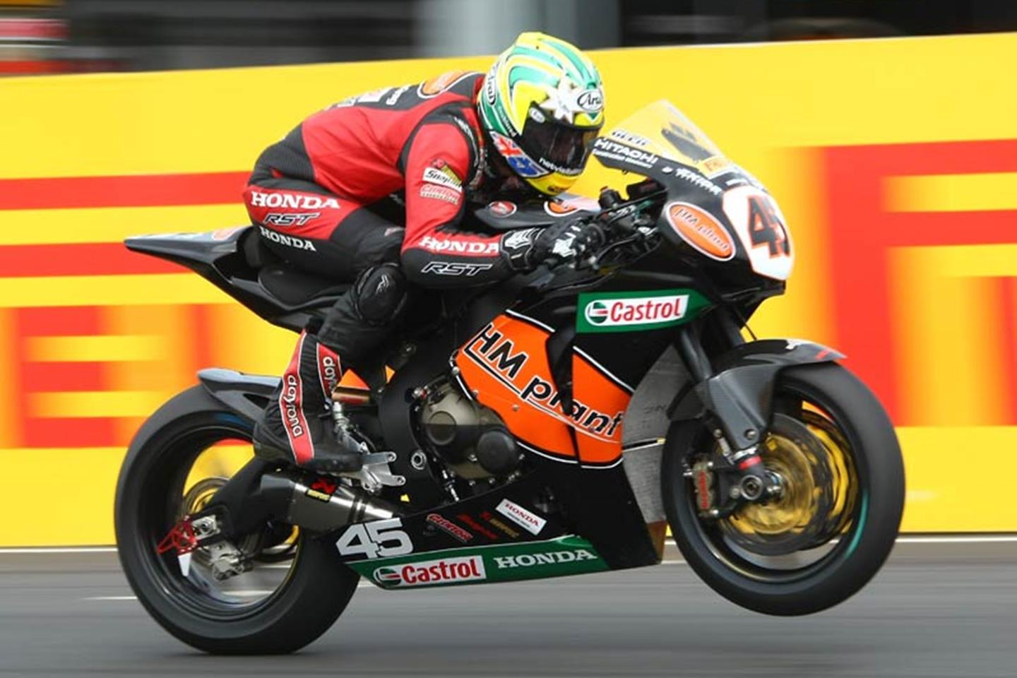 Knockhill BSB: Rain stops play | MCN