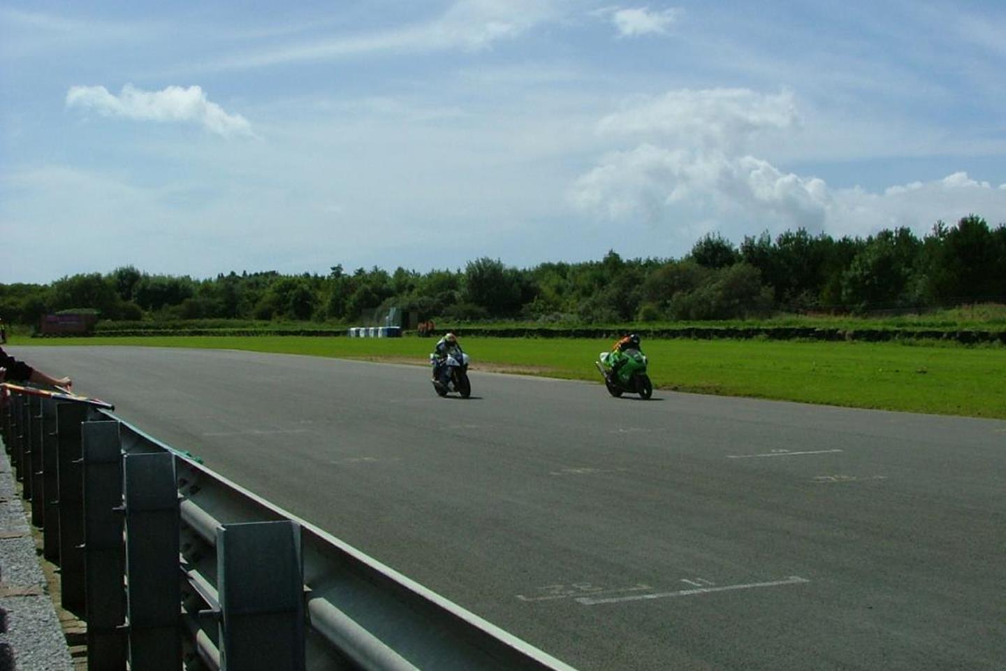 GT Racing in Pembrey 3hr endurance race action | MCN