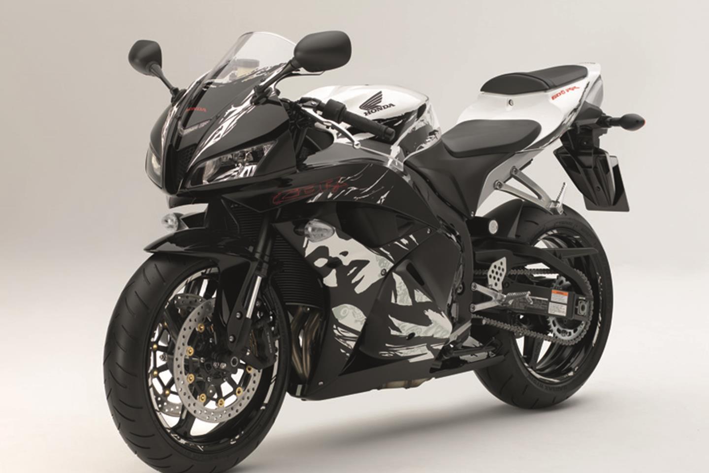 Did you spot the woman's face in the 2010 CBR600? | MCN