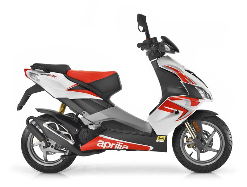 APRILIA SR50 (2004-on) Review | Speed, Specs & Prices | MCN