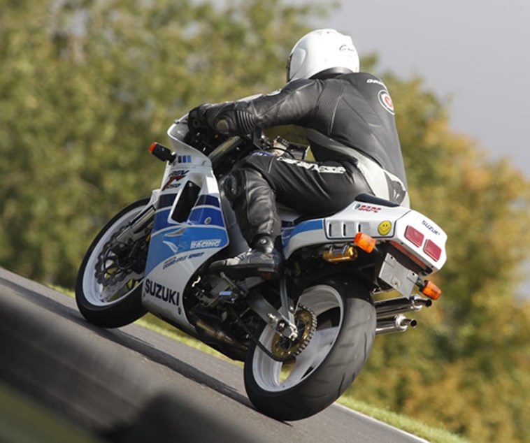 Suzuki RGV250 (1987-1997) review & used buying guide | MCN