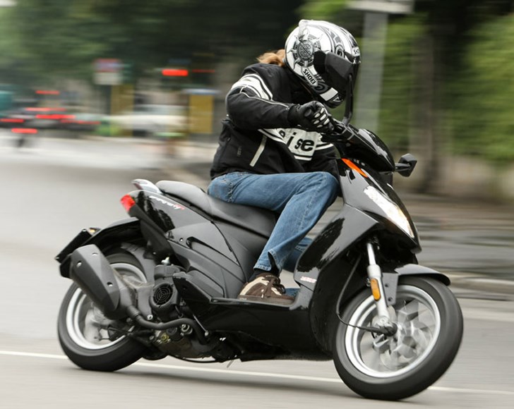 APRILIA SPORT CITY 300 (2008-2011) Motorcycle Review | MCN