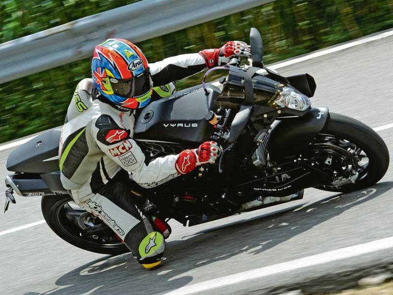 Vyrus 987 world first review | MCN