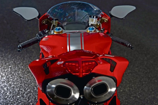 DUCATI 1198SP (2010-2012) Review | Speed, Specs & Prices | MCN