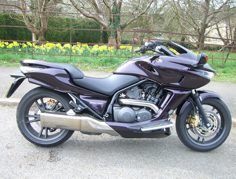 HONDA DN-01 (2008-2010) Review | Speed, Specs & Prices | MCN