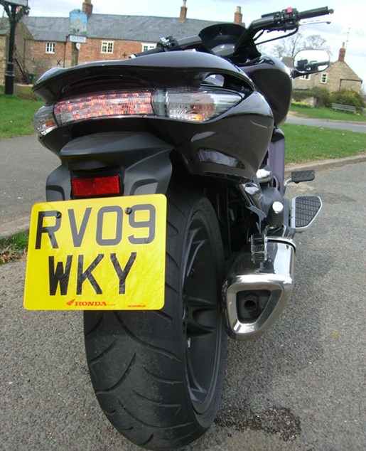 HONDA DN-01 (2008-2010) Review | Speed, Specs & Prices | MCN