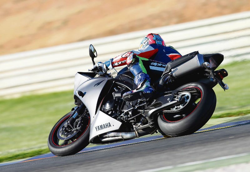 YAMAHA R1 (2012-2014) Review | Speed, Specs & Prices | MCN