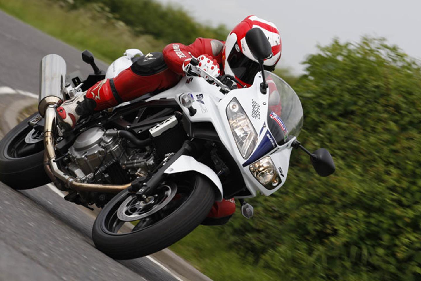 Middleweight super twins tested | MCN