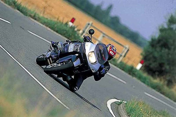 BMW R1150RS (2001-2005) Review | Speed, Specs & Prices | MCN
