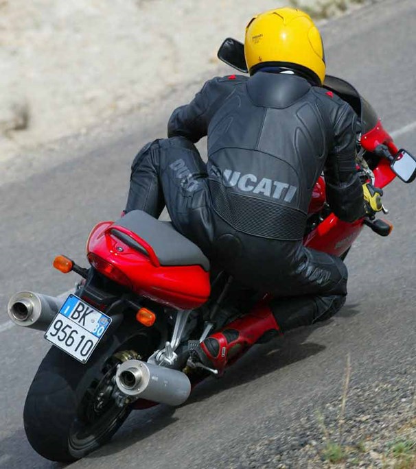 DUCATI 1000SS (2002-2006) Review | Speed, Specs & Prices | MCN