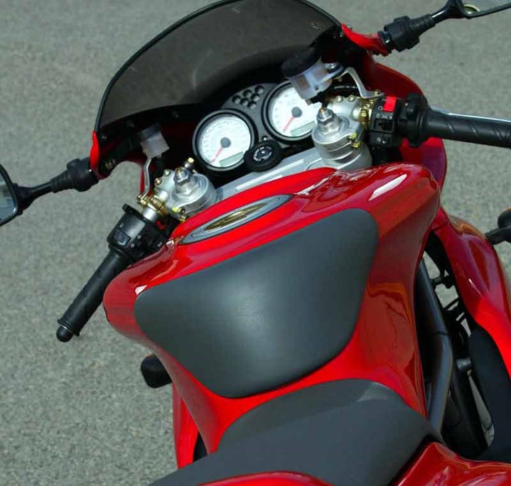 DUCATI 1000SS (2002-2006) Review | Speed, Specs & Prices | MCN