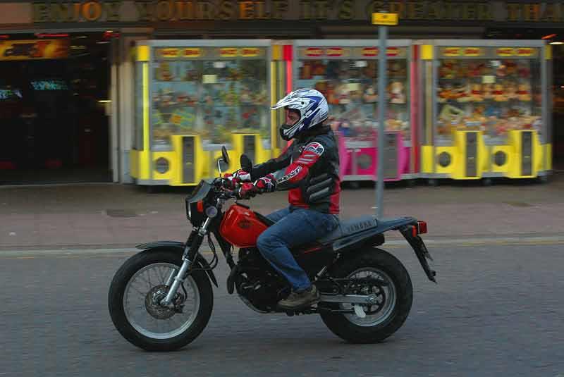 YAMAHA TW125 (1999-2004) Review | Speed, Specs & Prices | MCN